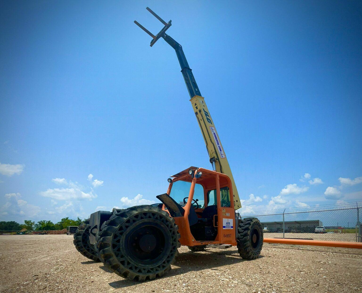 Reach Forklift & Telehandler Rental Victoria TX | 9,000 lbs lift ...